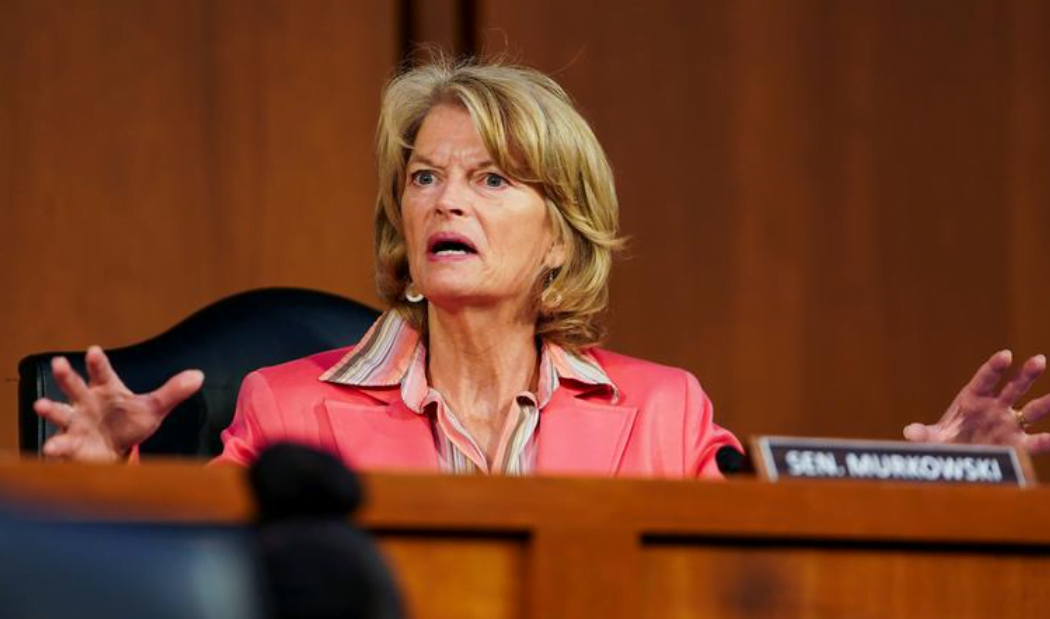 Republican Lisa Murkowski To Vote For Democrat Over Sarah Palin ...